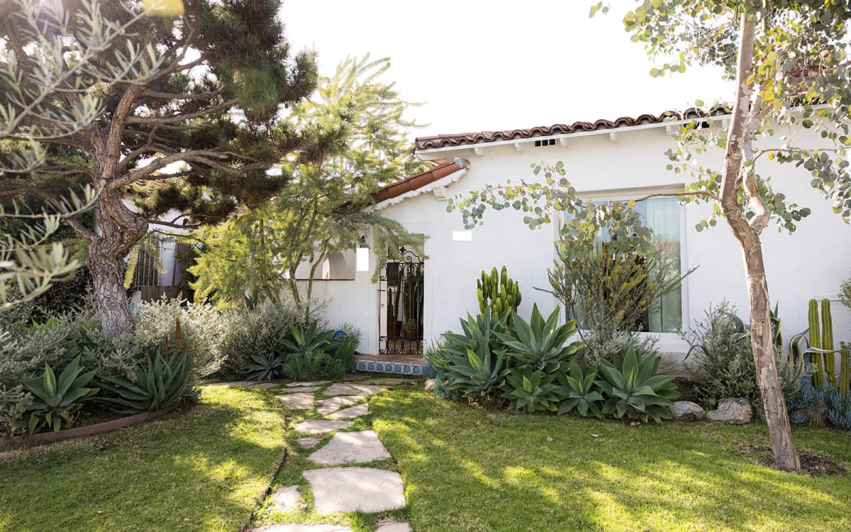 Mid-Century Style in Classic Spanish House, Los Angeles, CA ...