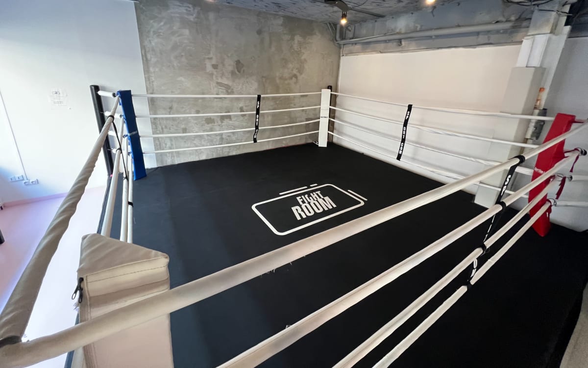 Gym avec Ring de boxe et Dojo à privatiser pour vos tournages., Paris ...