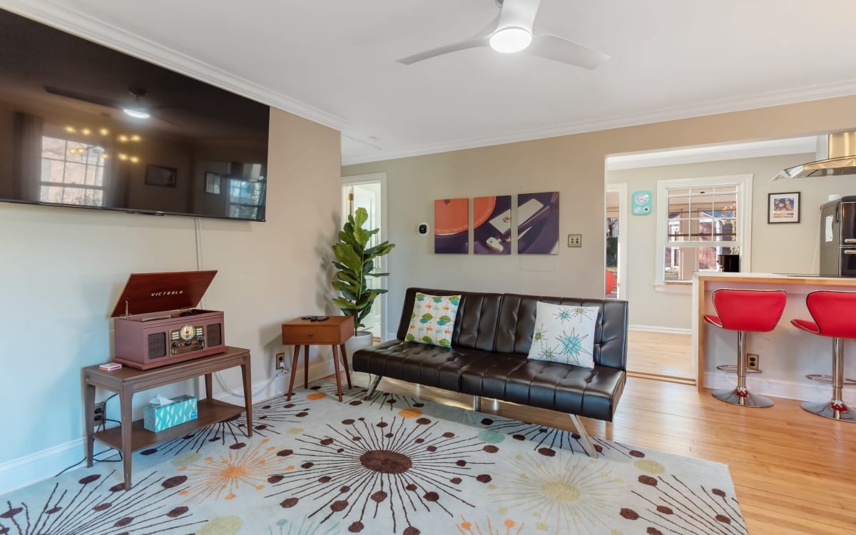 Restored 1950's Retro Themed Home, Raleigh, NC | Off-Site | Peerspace