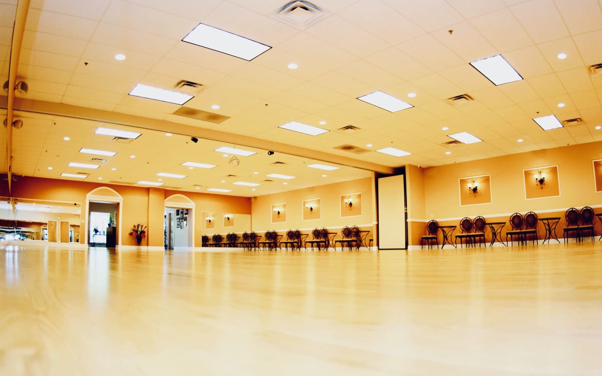 Spacious Open Space Studio filled with Elegance, Huntingdon Valley, PA ...