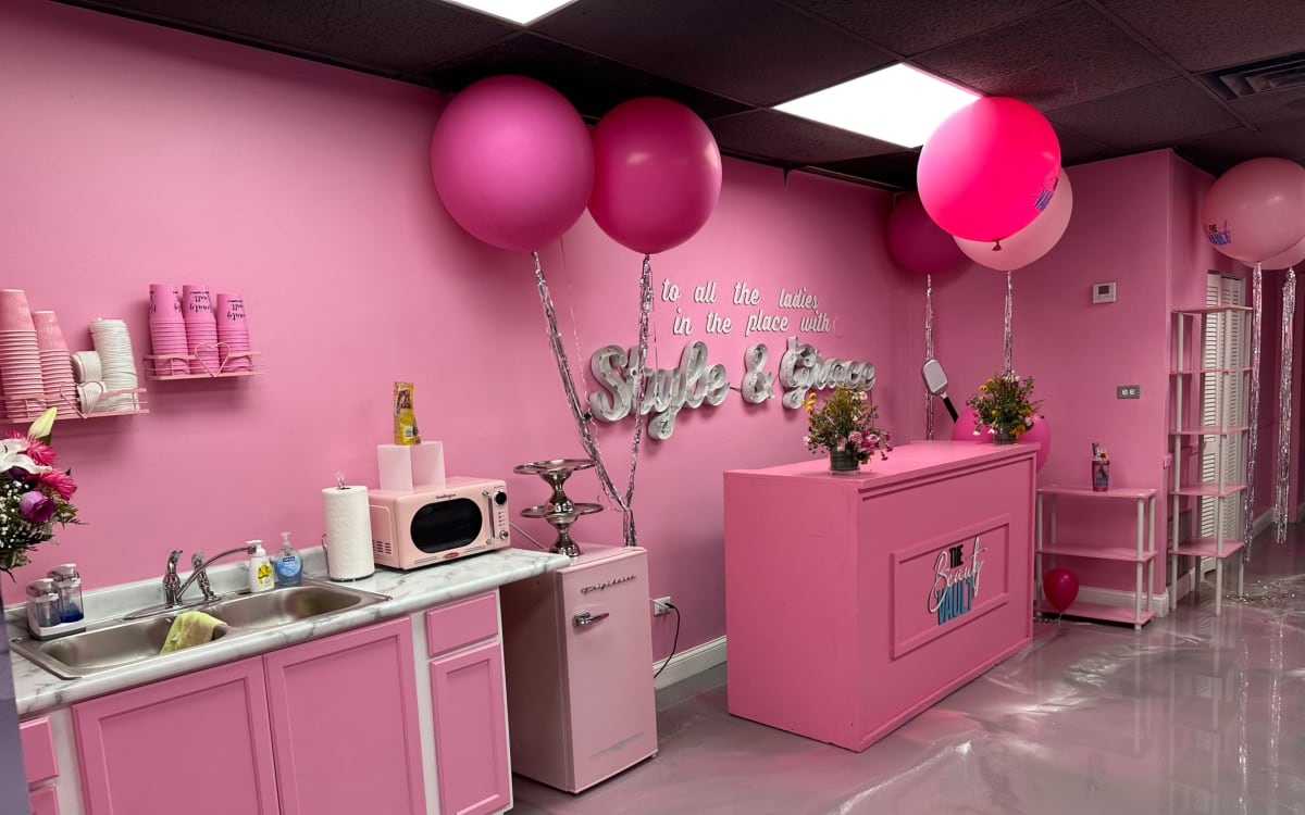 Chicagos Cutes Urban pink beauty supply, Chicago, IL | Production ...