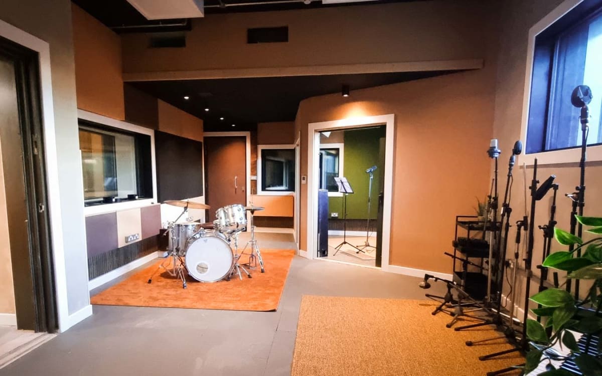 Urchin Studios | Unique Recording Studio With Natural Light In Hackney ...