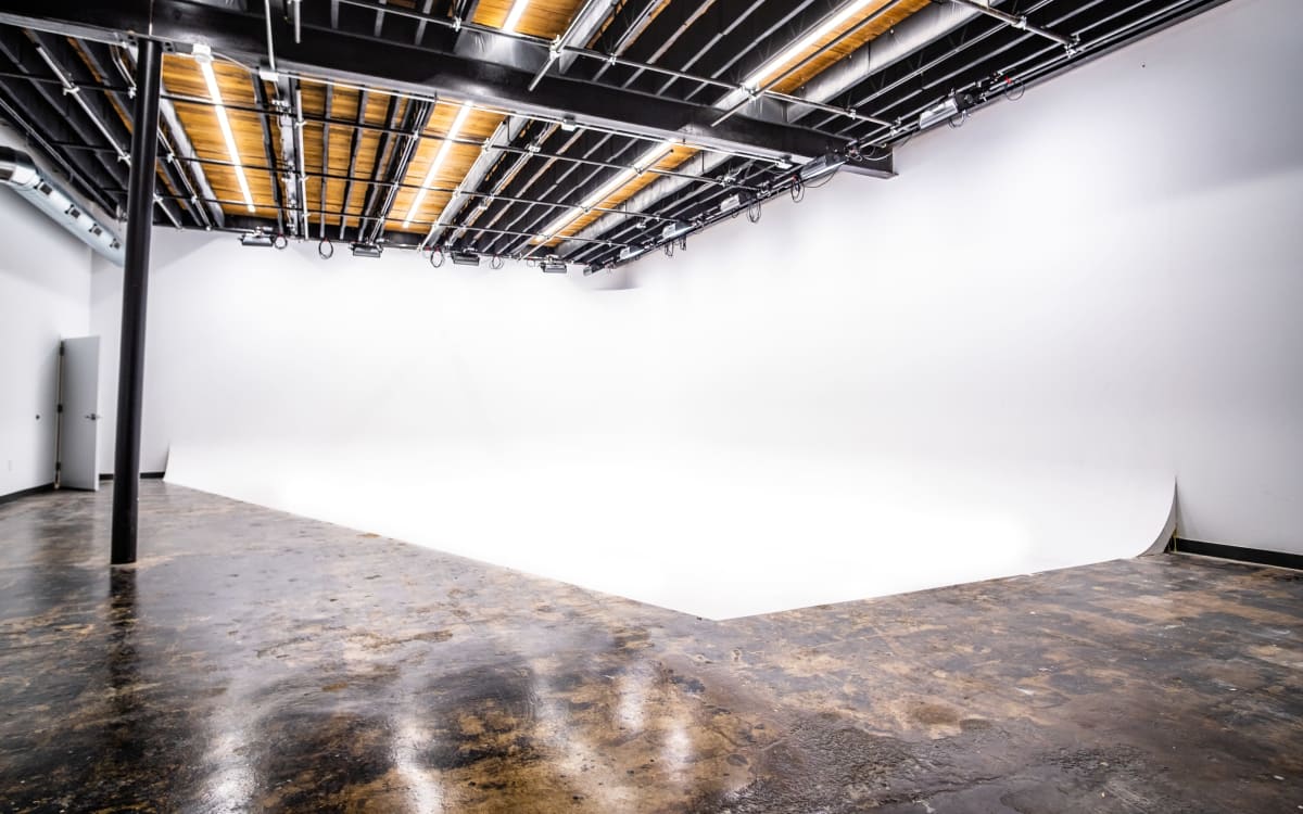 Tipp Hill Studios | Professional Video/Photo Studio with Large ...