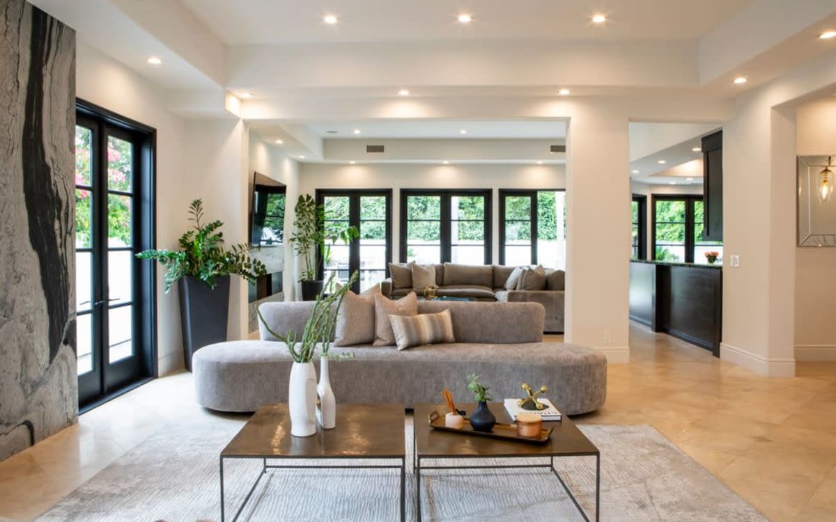 Brentwood Luxury Villa, Los Angeles, CA | Production | Peerspace