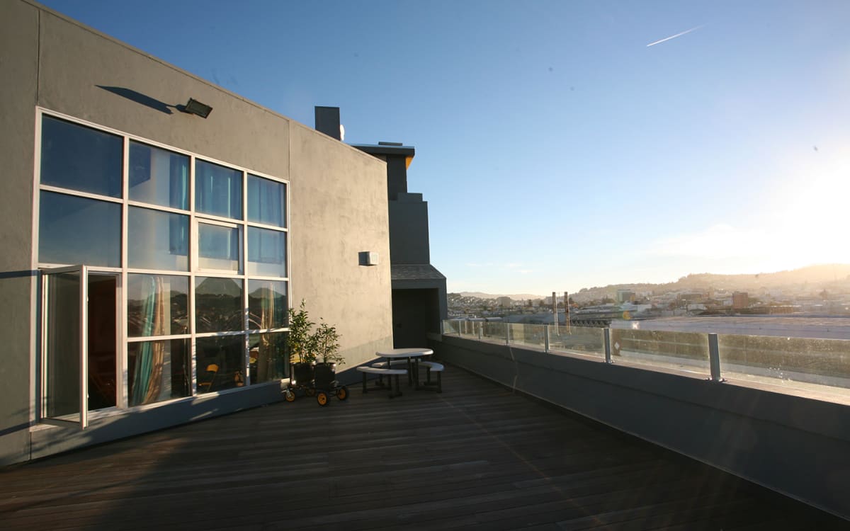 Artist Sky Loft Penthouse, Spacious Deck, Views, San Francisco, CA ...