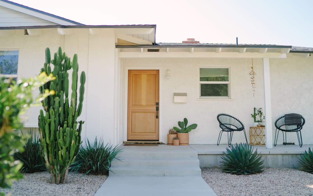 Bright Neutral Modern Home with Surf Shack Touches, Costa Mesa, CA ...
