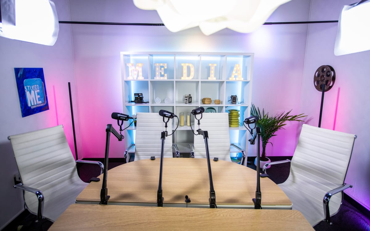 The Podcast Lounge, Pittsburgh, PA | Production | Peerspace