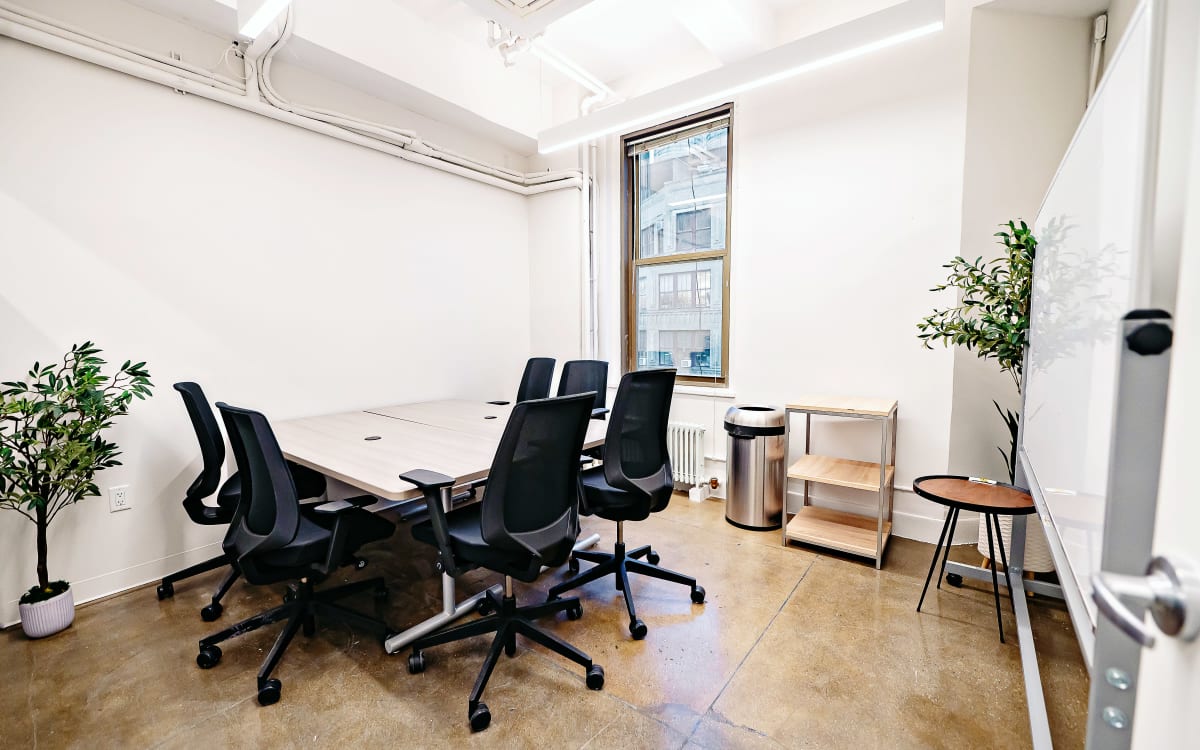 Private Meeting Room With Great Daylight For 6 People, New York, NY ...