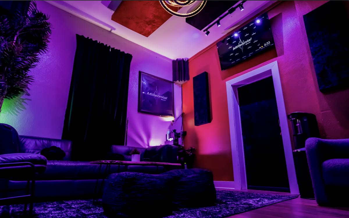 Downtown Recording Studio with Smooth Vibes, Authentic Creative Space ...