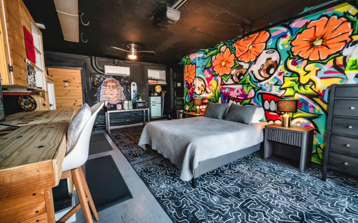 Pike’s Graffiti Garage Oasis, Largo, FL | Production | Peerspace