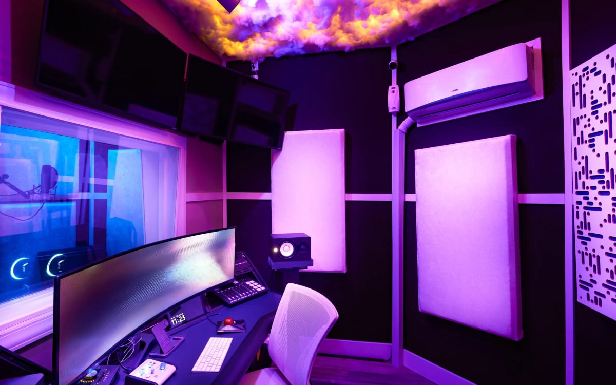 Vibey "Purple Haze" Recording Studio, Cincinnati, OH | Production | Peerspace
