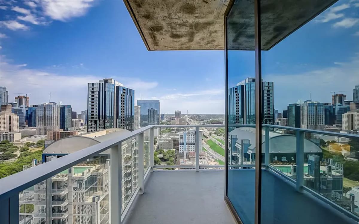 Rooftop pool, sky lounge, downtown lake views penthouse, austin, TX ...