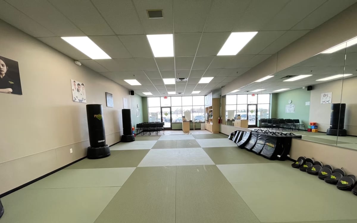 Busy Space with Grocery Anchor, Savage, MN | Off-Site | Peerspace