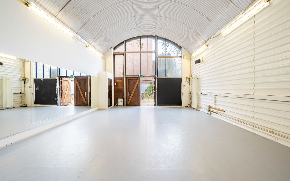 Chic Studio with High Ceilings - Studio I, London | Production | Peerspace