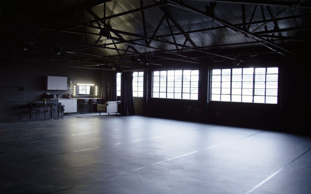 Klatch Studio: Black Box | Versatile Black Box Space / Full Blackout ...