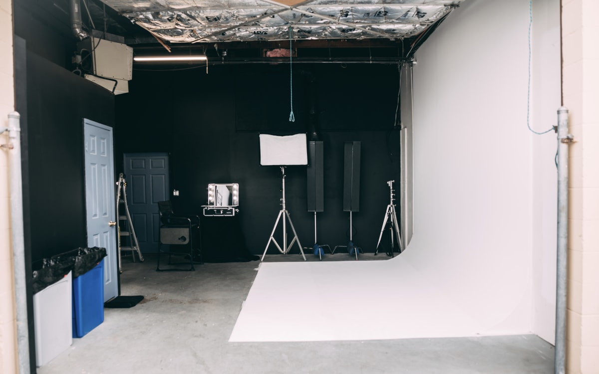 Celebs 1st Choice (hidden) Studio, Natural light or closed off from the ...