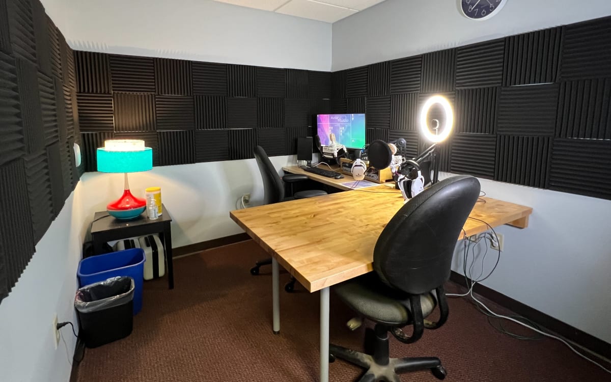 Cozy Recording Studio in Shrewsbury, St. Louis, MO | Production | Peerspace