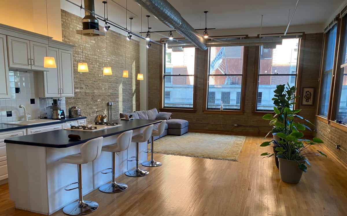 Downtown Loft with Photography Setup, Chicago, IL | Production | Peerspace
