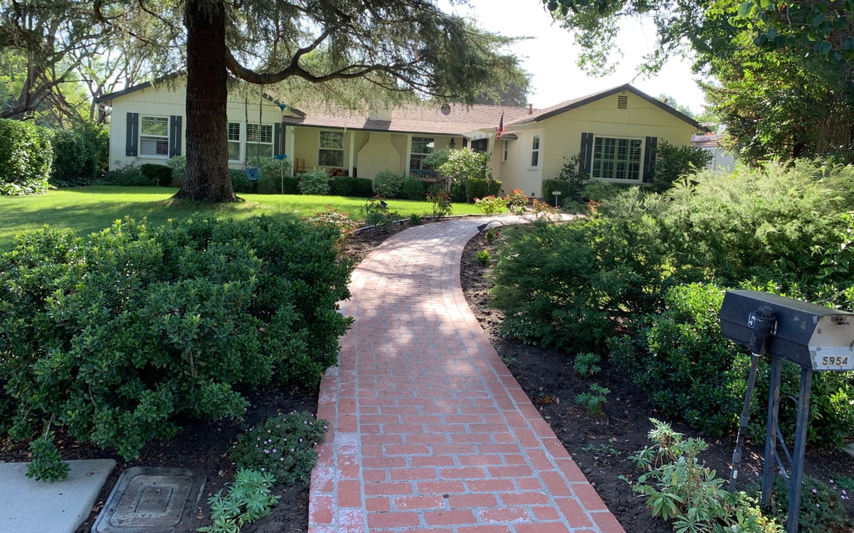 Beautiful Traditional Ranch Home located in Candy Cane Lane area of ...