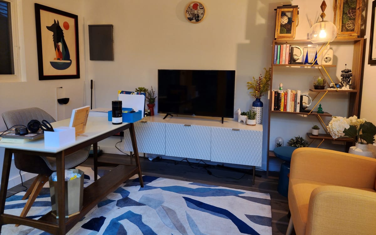 Private and comfortable detached backyard office workspace, Seattle, WA ...