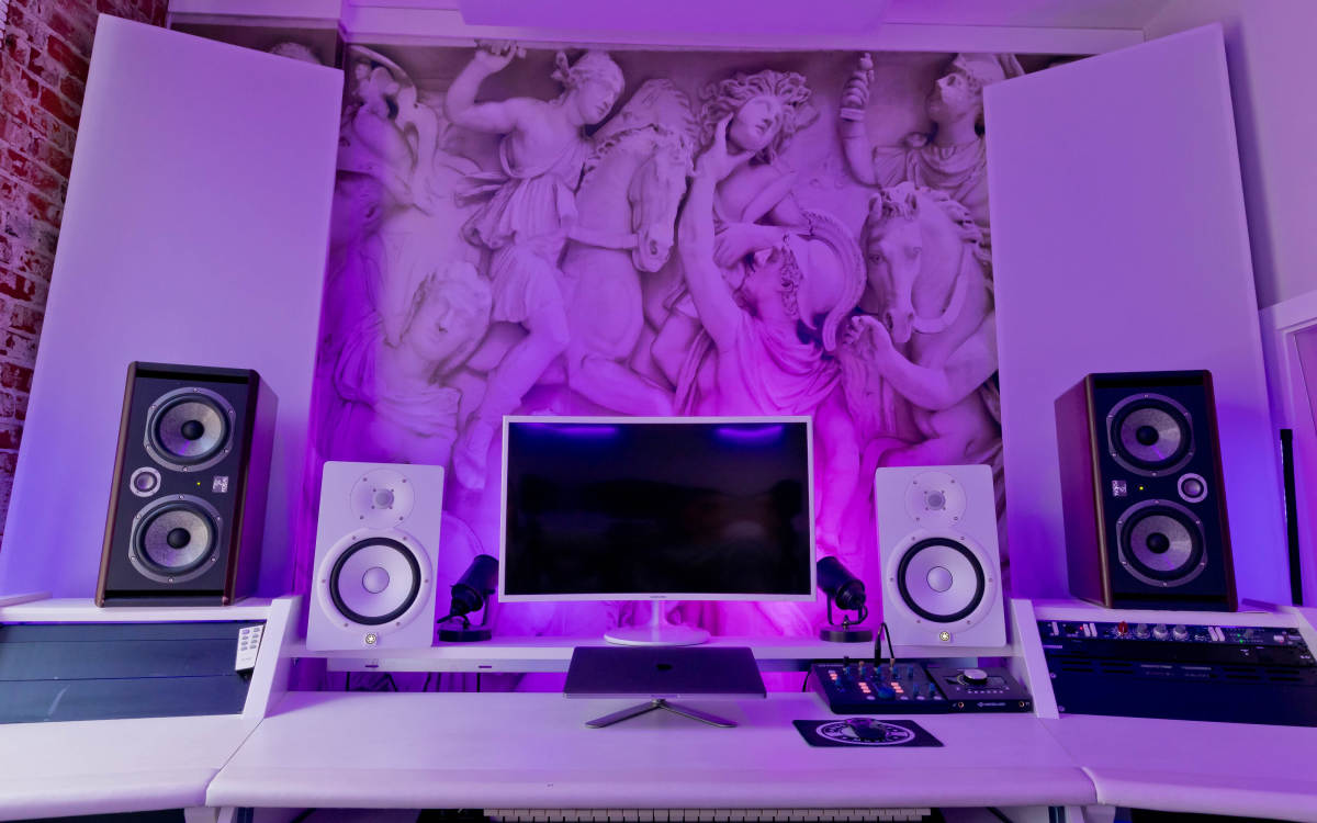 Roman Themed Recording Studio with Private Lobby/Bar and Recording ...