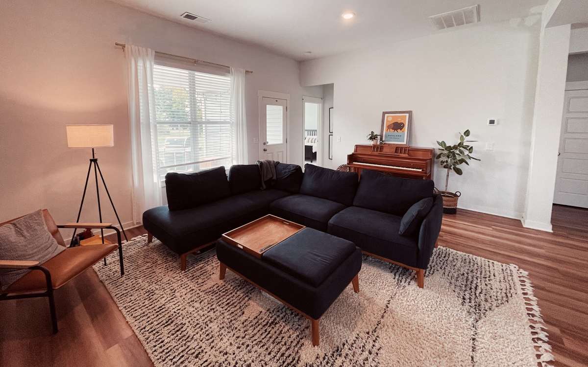 Stylish, Clean & Bright Family Home With High Ceilings, Spring Hill, TN ...