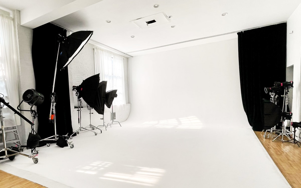 Rachel Neville Studios | Central photo studio, morning daylight and ...