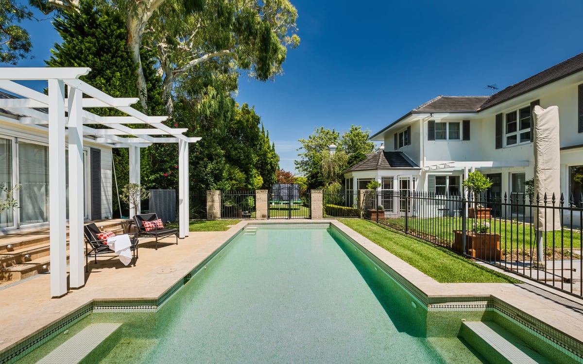 Large luxury house, pool & gardens in the heart of Sydney's Eastern ...