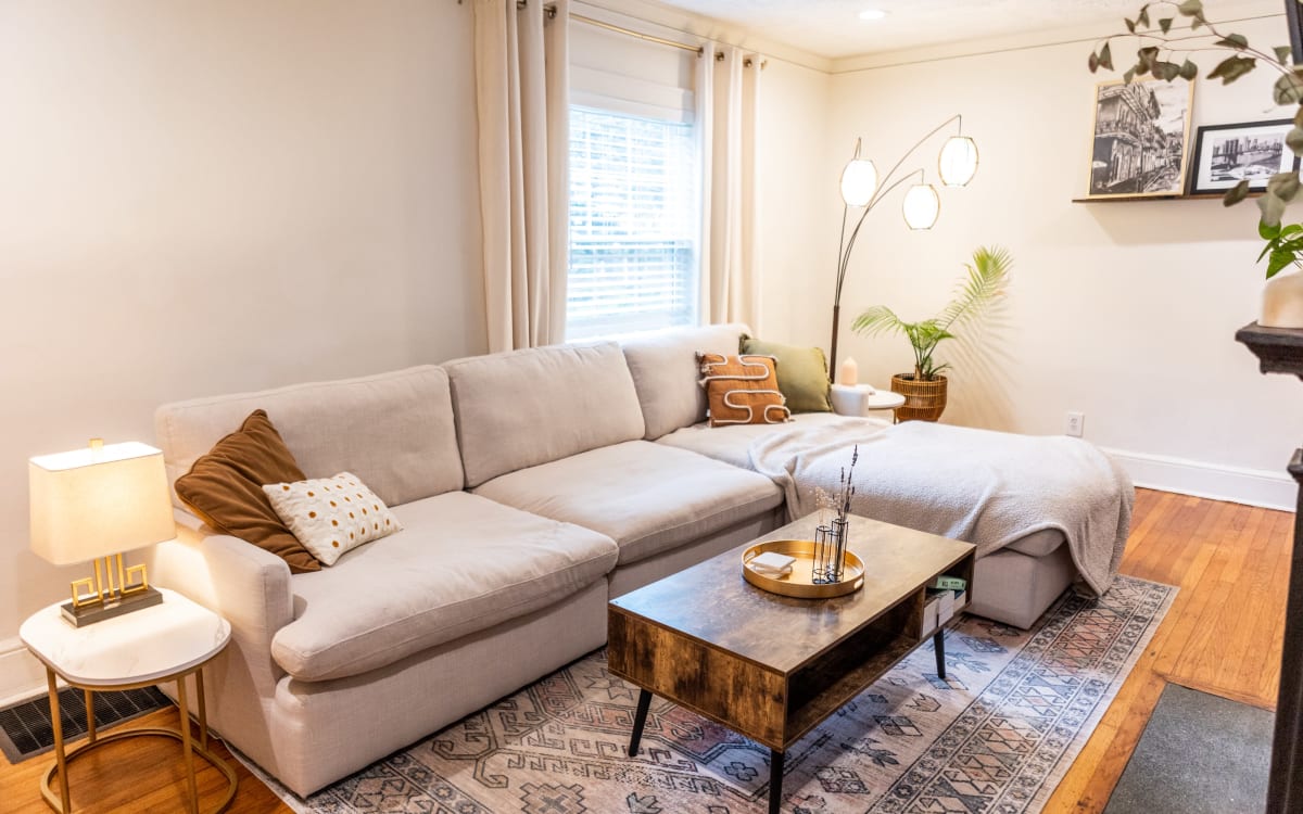 Cozy Urban Bungalow, Atlanta, GA | Production | Peerspace