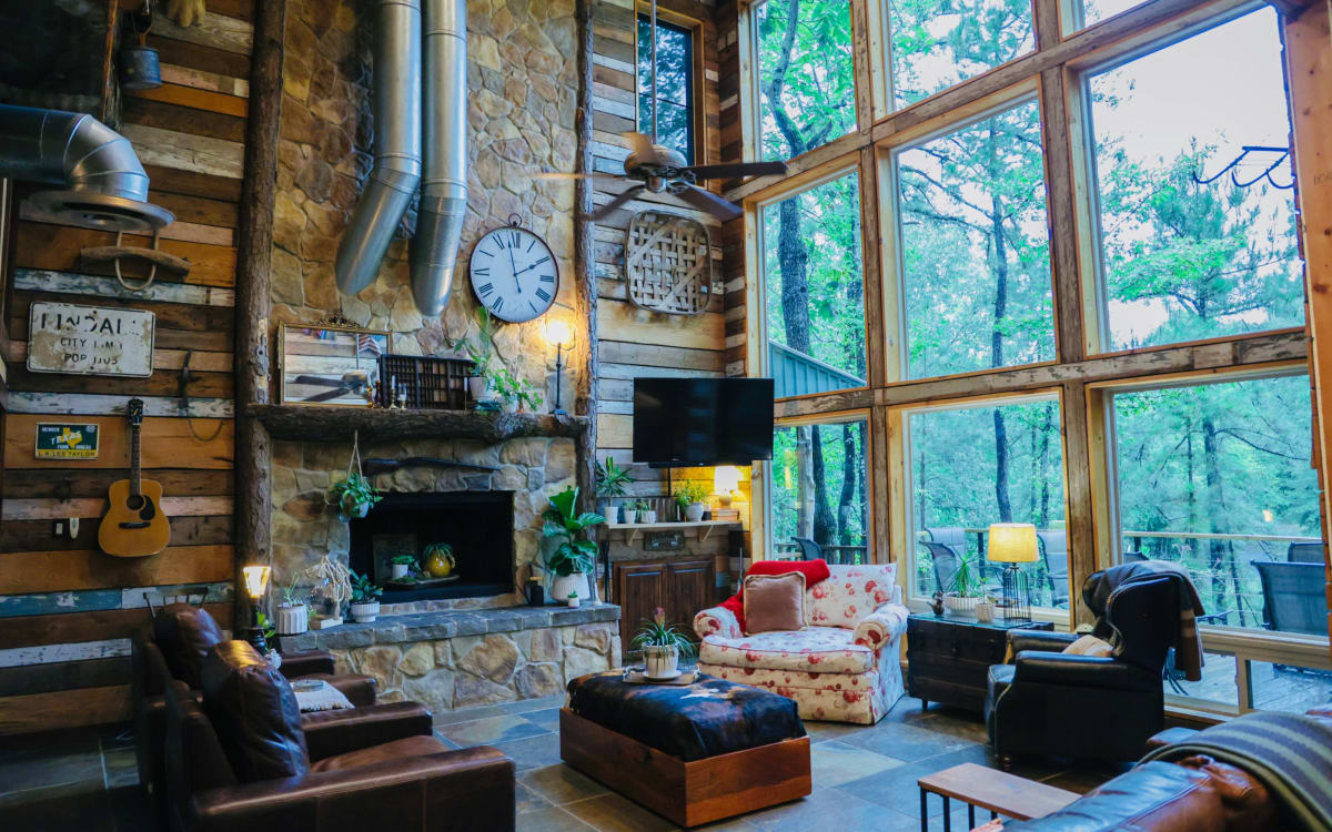 Rustic Natural Light Lodge with Private Lake and Indoor/outdoor space ...