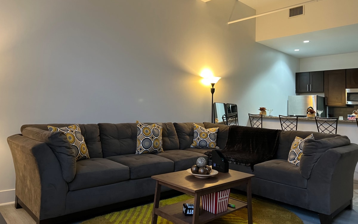 COZY, Large, highrise studio located downtown, Baltimore, MD ...