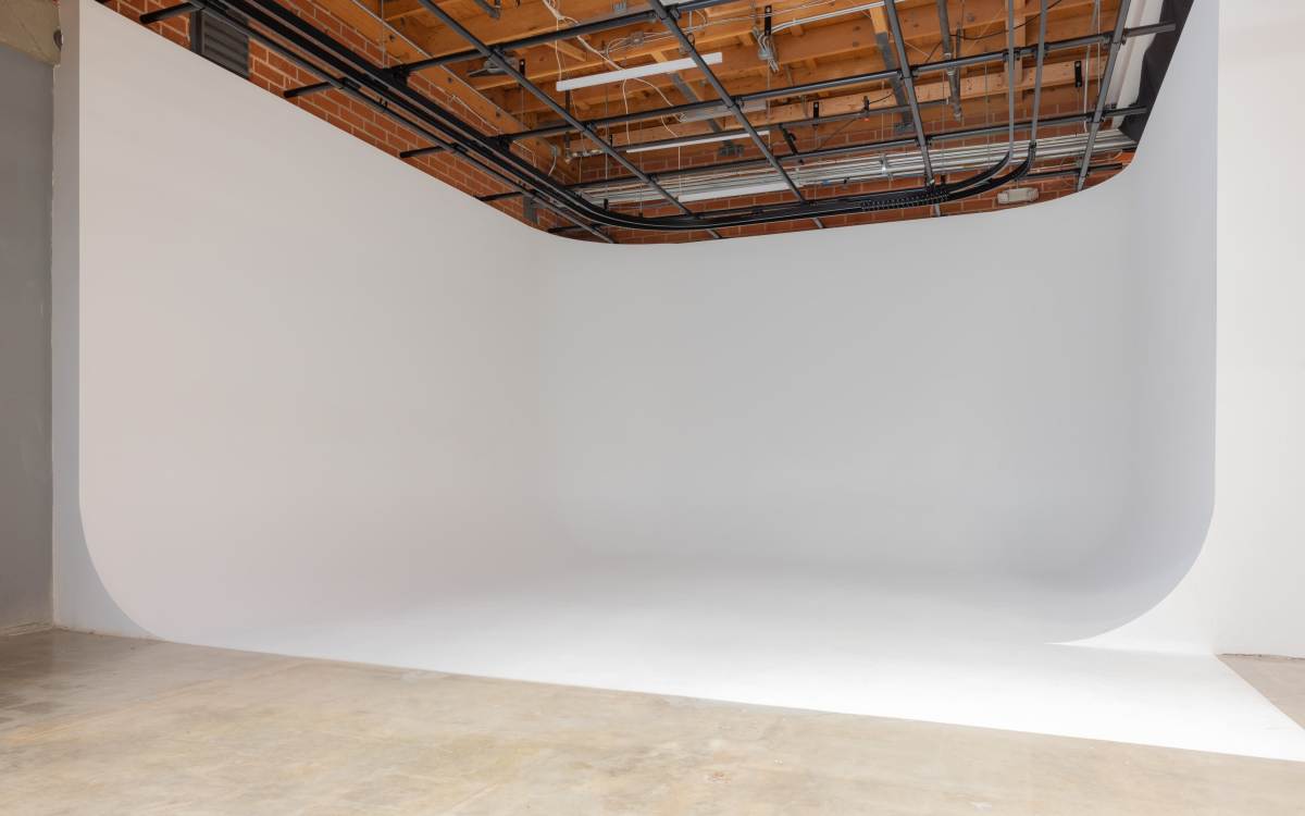 Private Photo & Video Studio with Cyc Wall, Kitchenette, and changing ...