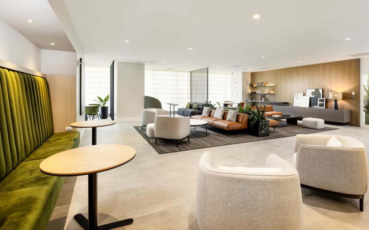 Bright, Spacious Lounge with Kitchenette. Perfect for meetings., Boston ...