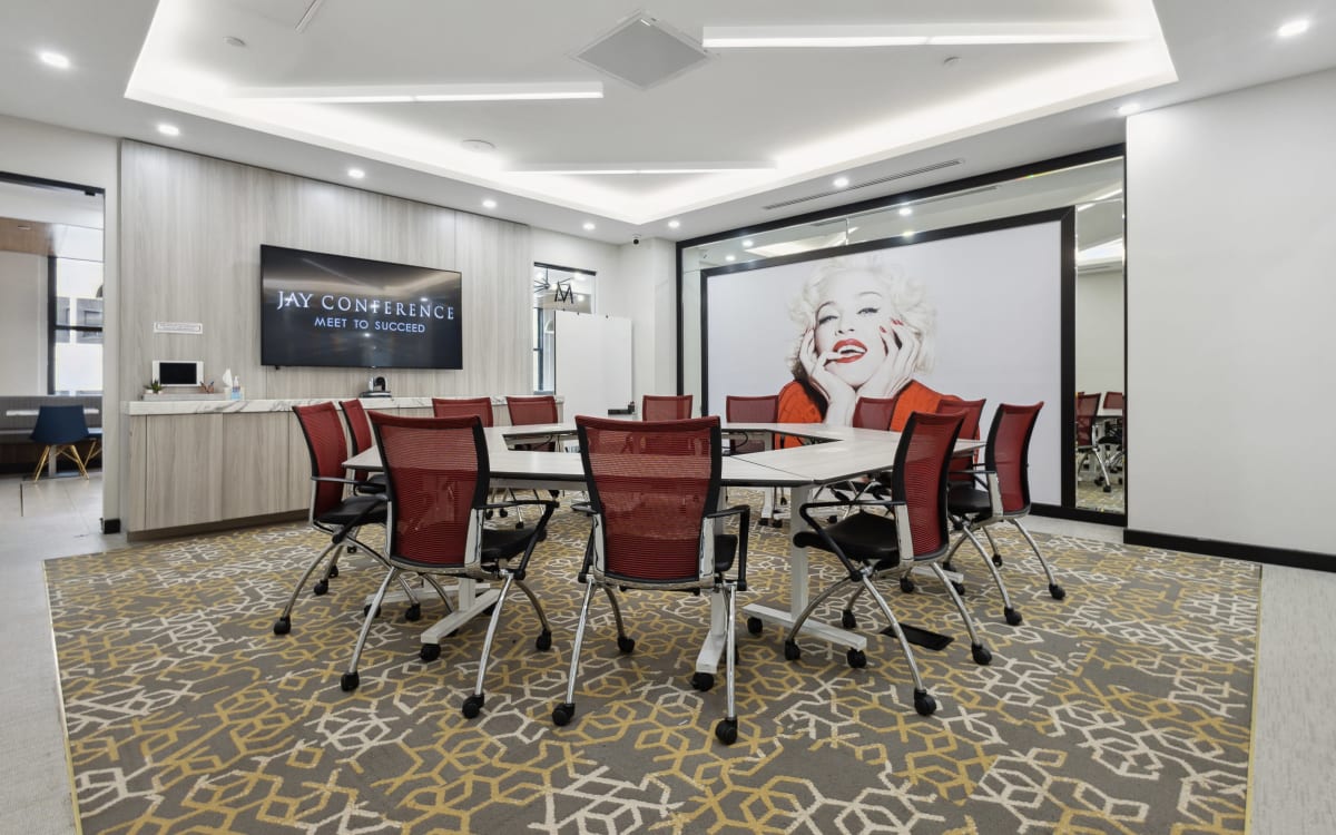 40% Discount Luxurious Madonna Room by 515 Madison Avenue, New York, NY ...