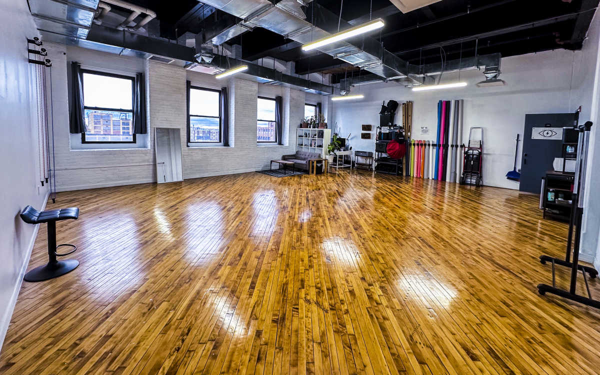 Left Eyed Studios: An 830 sq. ft. Photo Studio in Kensington with Great ...
