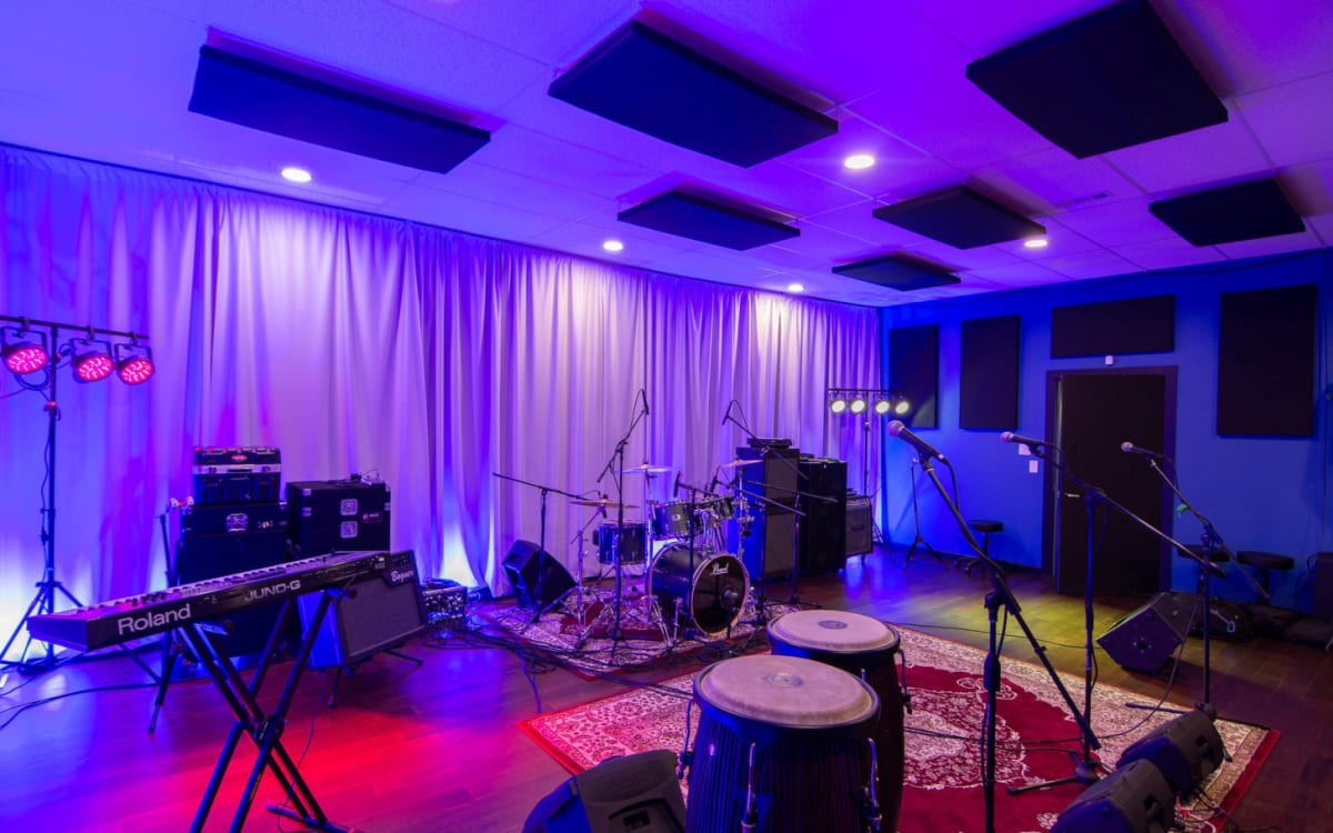 Box Set Studios | An Industrial Roomy Open Space Studio, Fletcher, NC ...