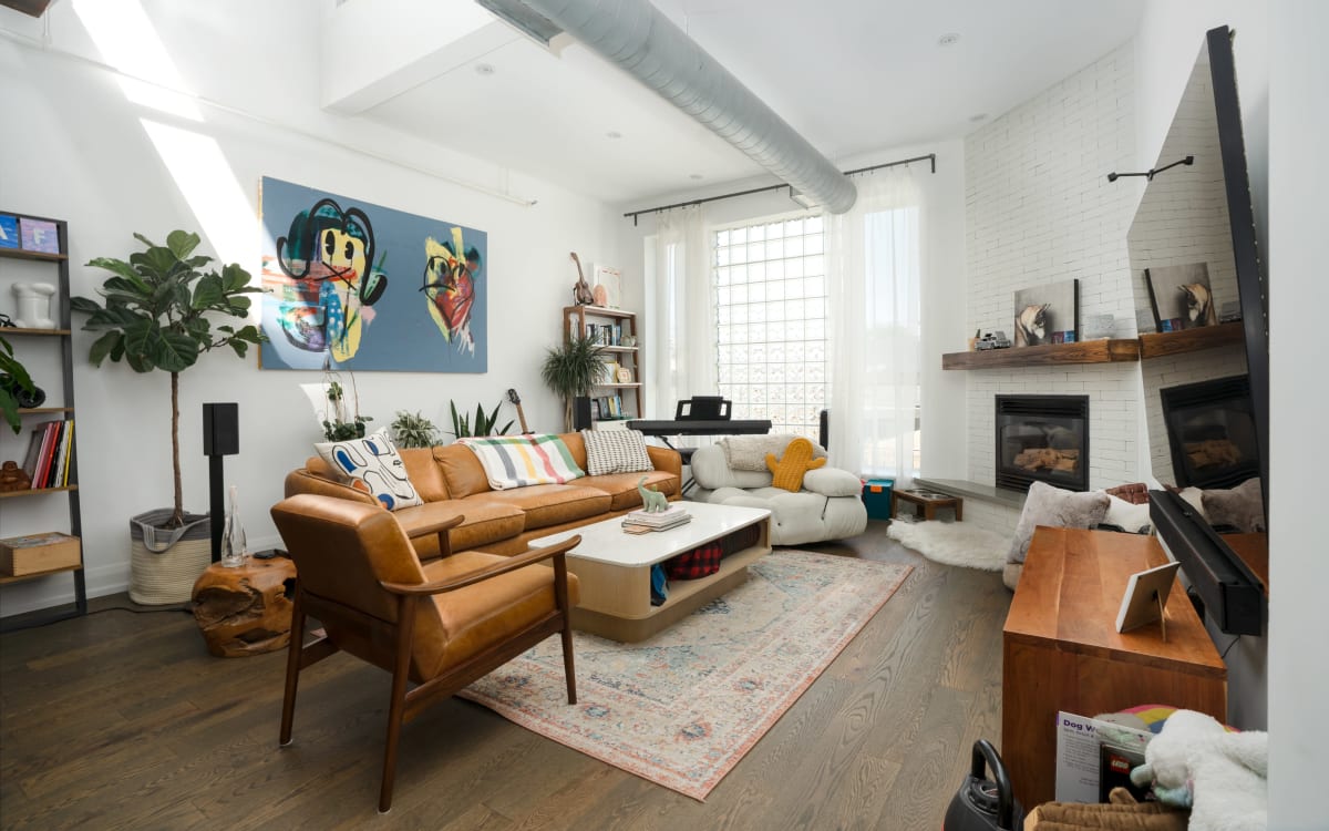 Bright + Eclectic 3 Floor Loft in Downtown Toronto, Toronto ...