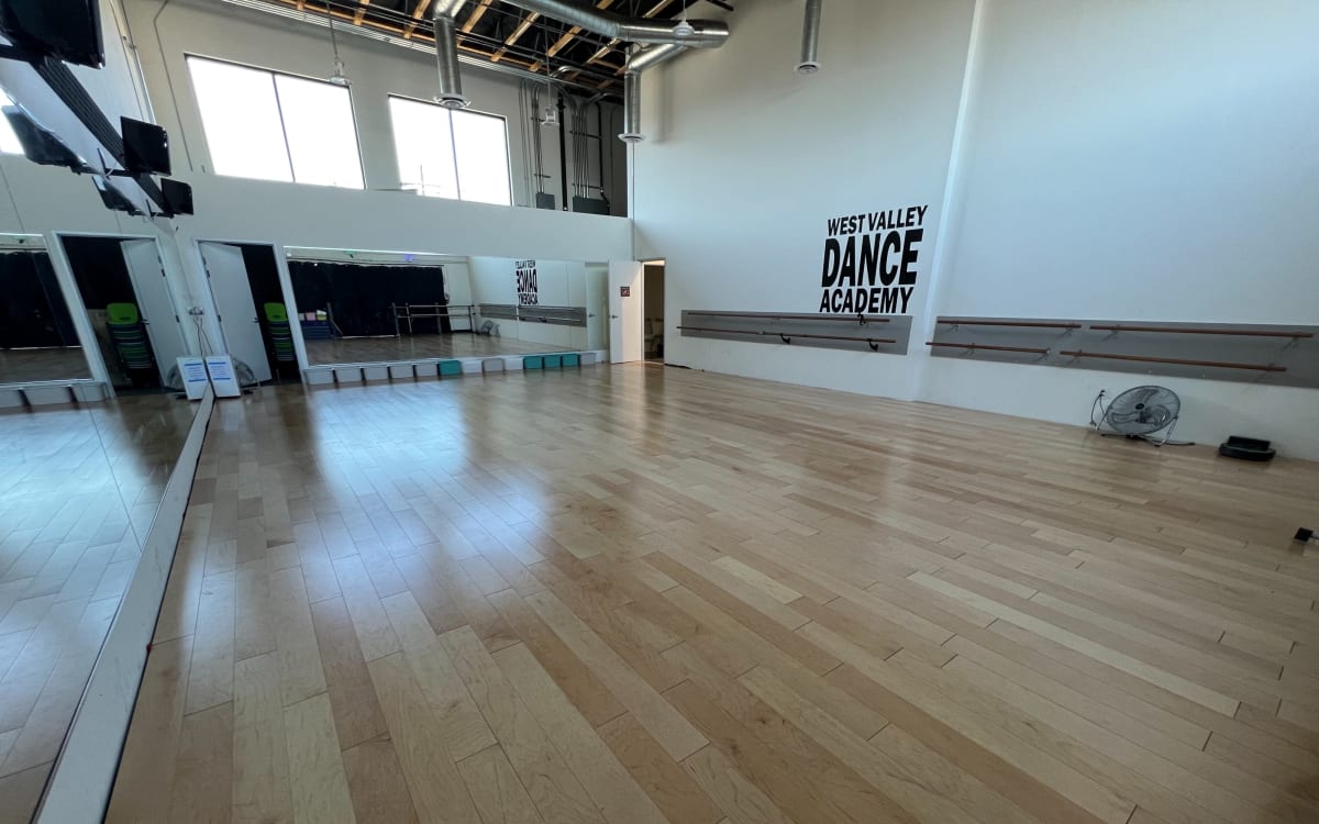 Dance Studio with High Ceilings, Chatsworth, CA | Event | Peerspace