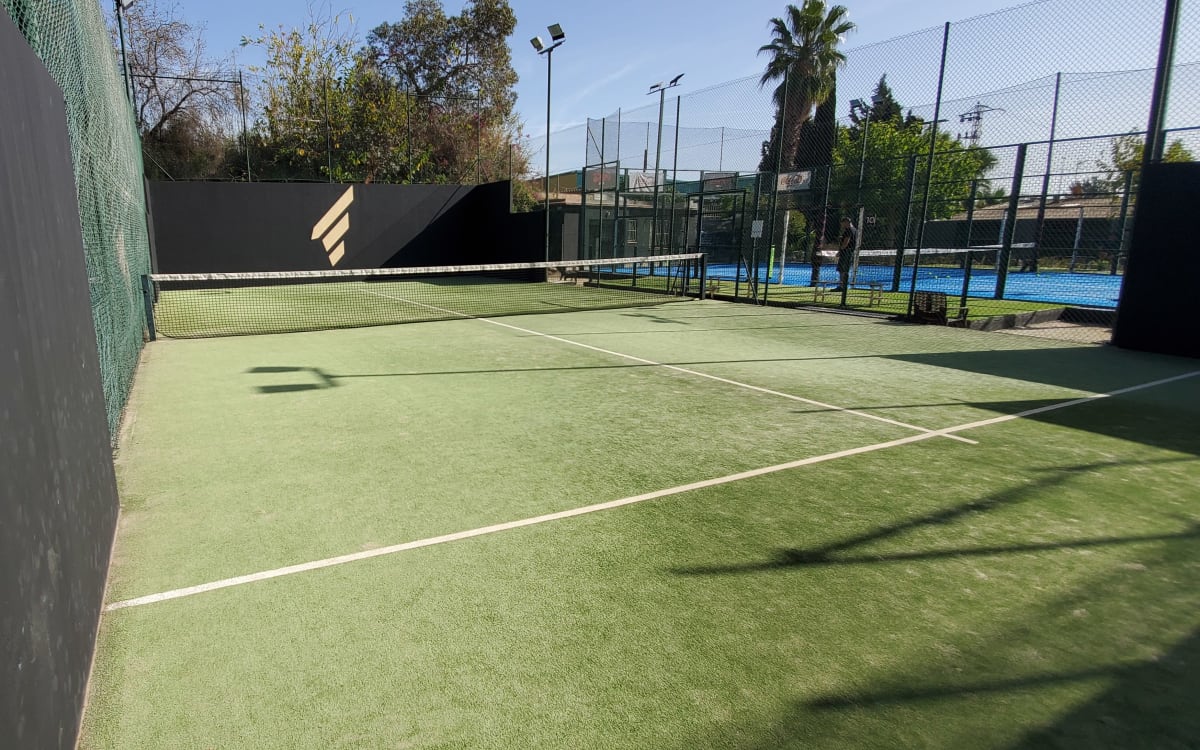 🎾 Pista de Pádel 🎾 con Moqueta Verde y Pared de muro Profesional ...