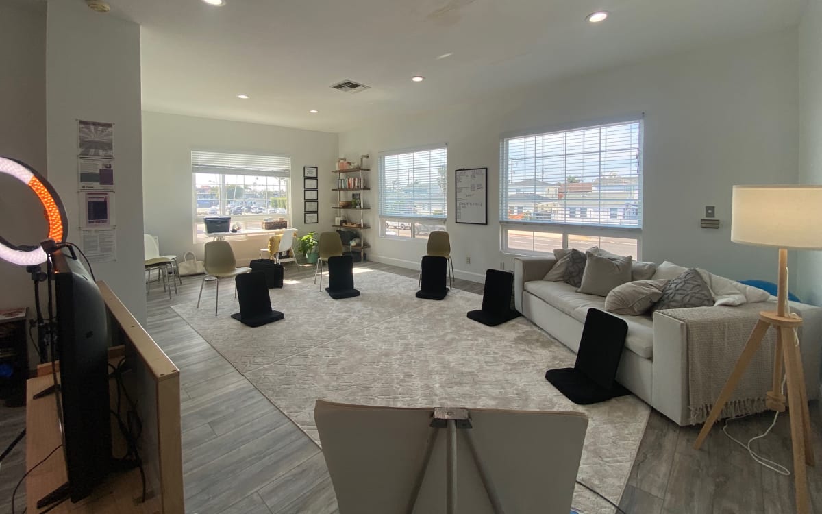 Naples Island Studio with Lots of Natural Light, Long Beach, CA ...
