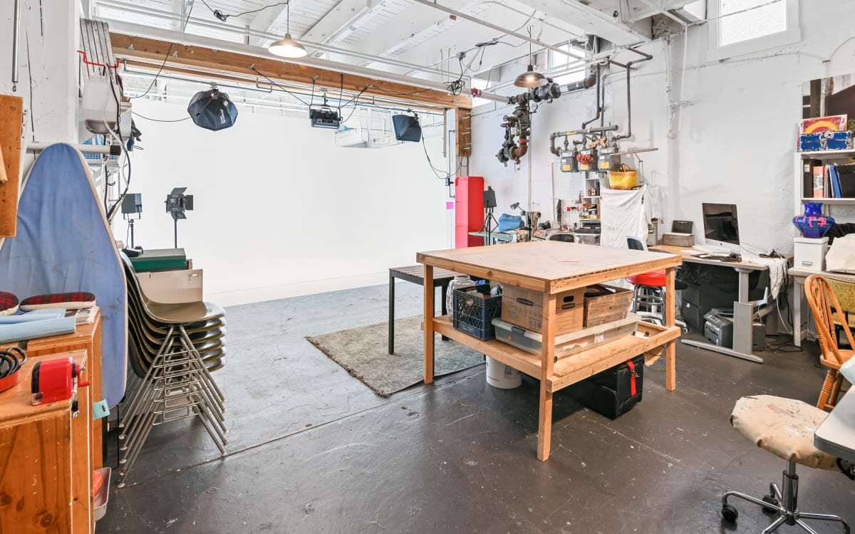 Dual Corner Cyclorama Photo/Video Wall in the Heart of Capitol Hill ...