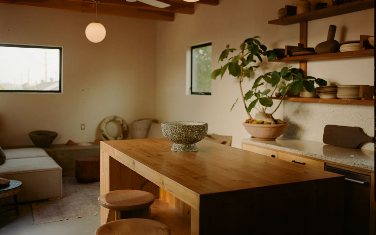 Modern Cork and Plaster Architectural House, Los Angeles, CA ...