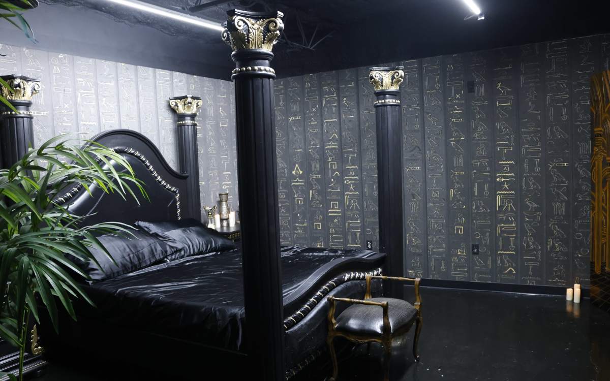 Egyptian Royalty Room, Houston, TX | Production | Peerspace