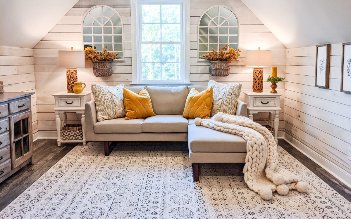 Cottage Coastal Loft, Jacksonville, NC | Production | Peerspace