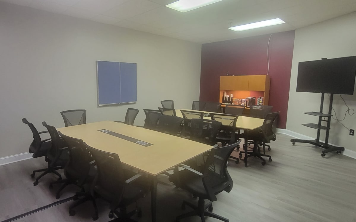 Modern Private Conference Room Easily Accessible from Powhite Pkwy ...