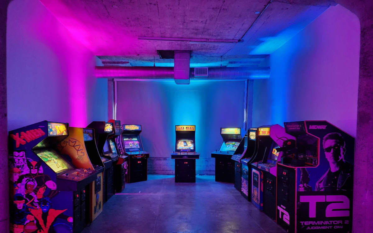 Vintage Arcade & Rooftop with Skyline Views, Los Angeles,, CA ...