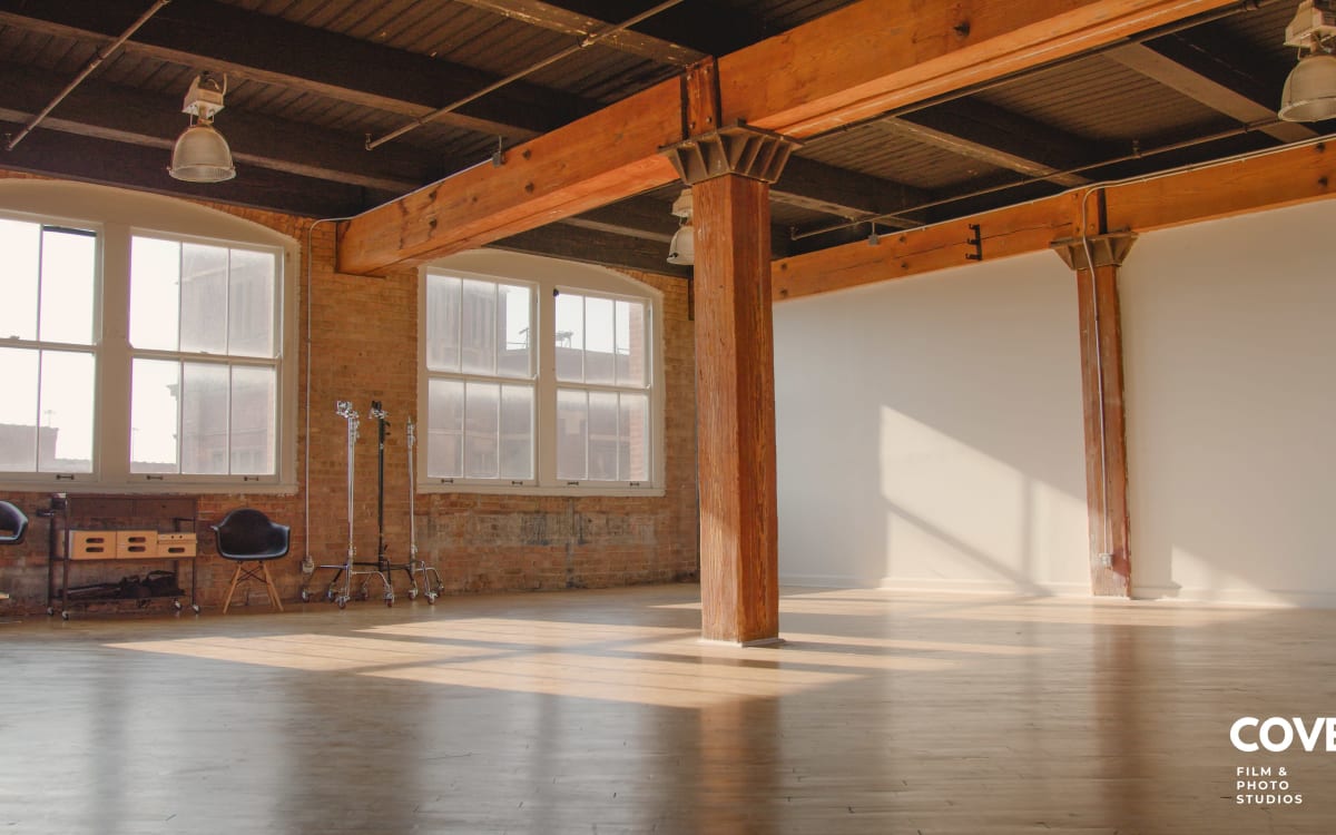 Large Open Concept Chicago Loft with Exposed Beams and Strong Natural ...