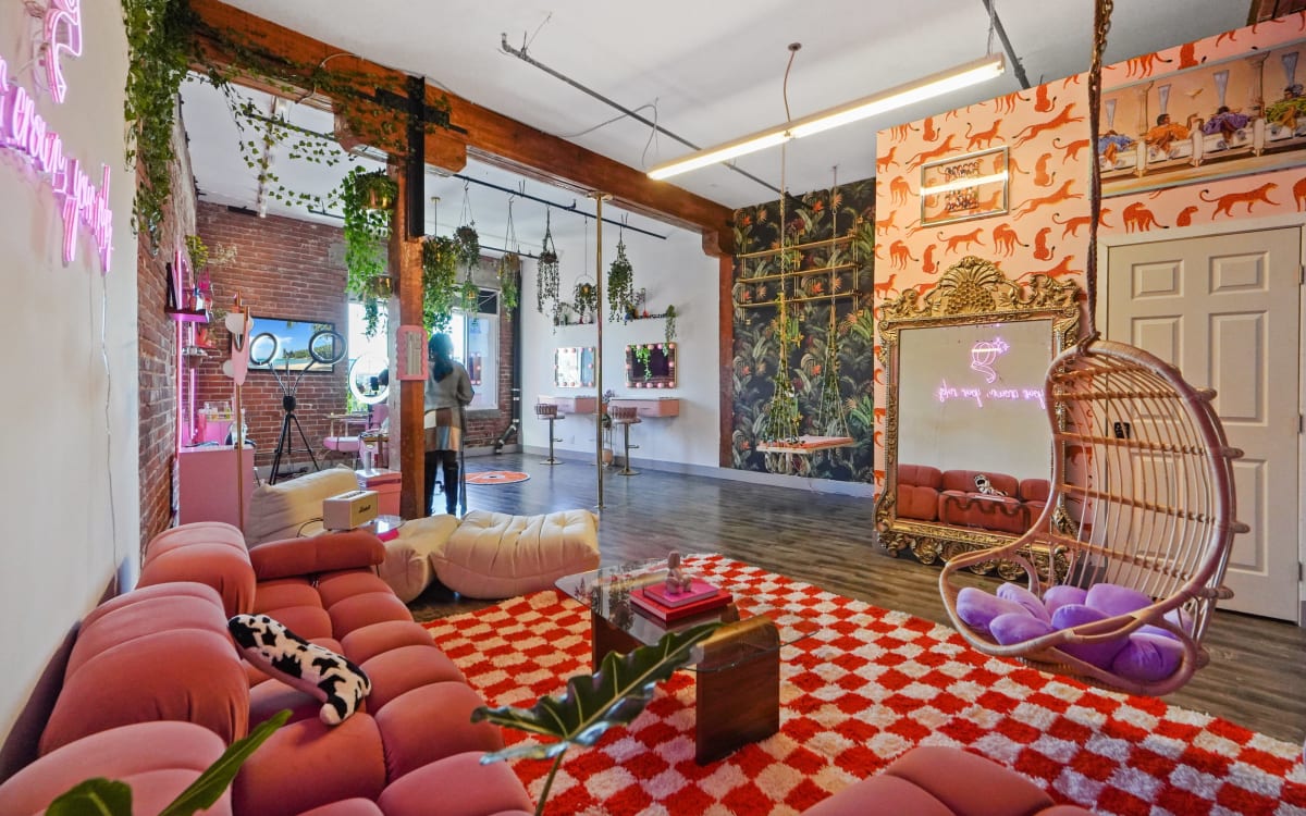 Super Stylish, Pink Aesthetic Salon in DTLA, Los Angeles, CA ...