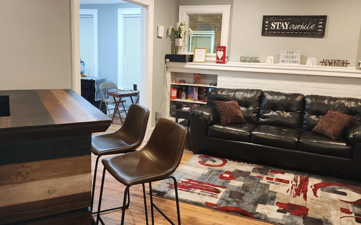 Modern casual meeting space located 15 min from downtown Detroit ...