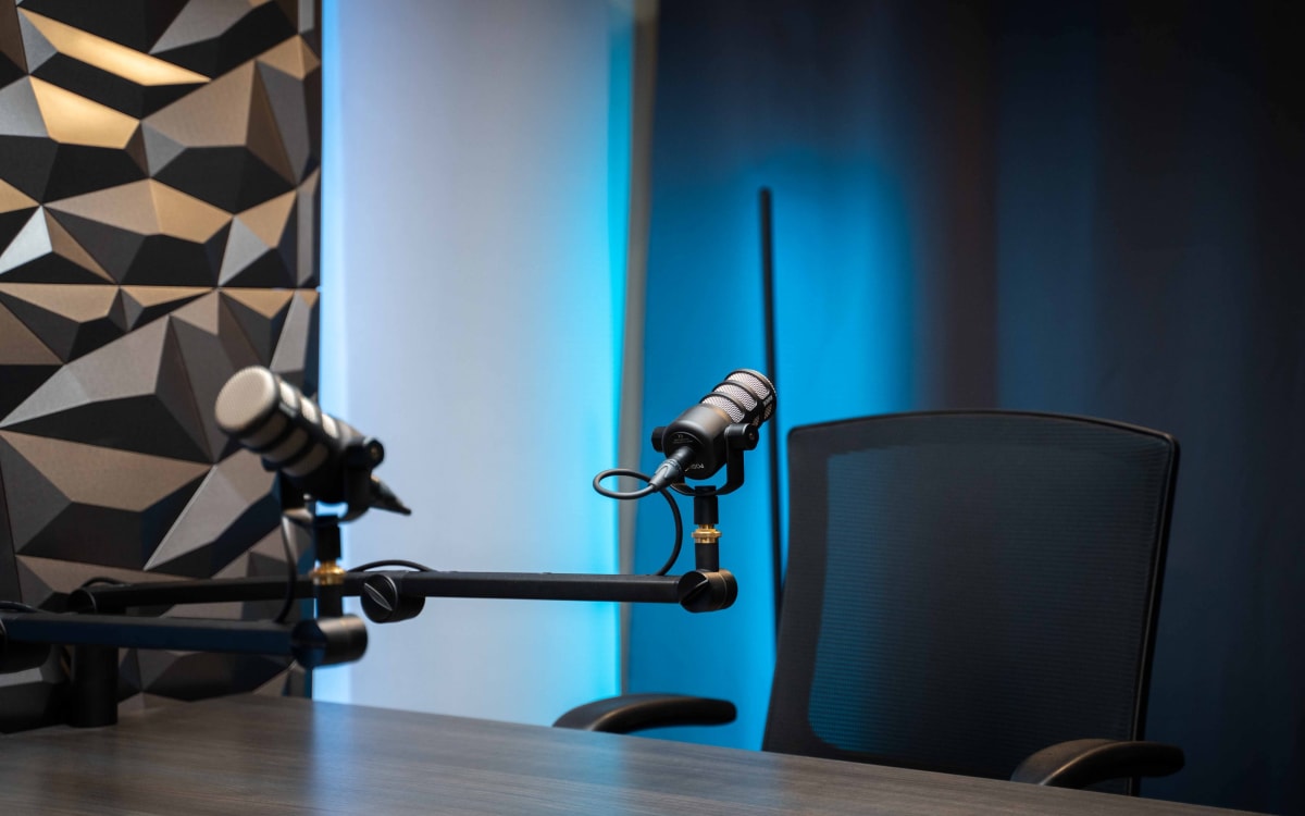 Beautiful Video Podcasting Studio in Lakeview, Chicago, IL | Production ...
